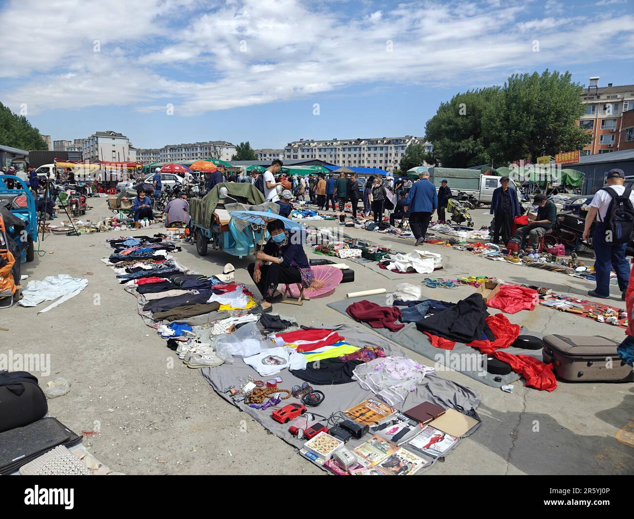 Visit the largest second-hand market in Changchun City, northeast China ...