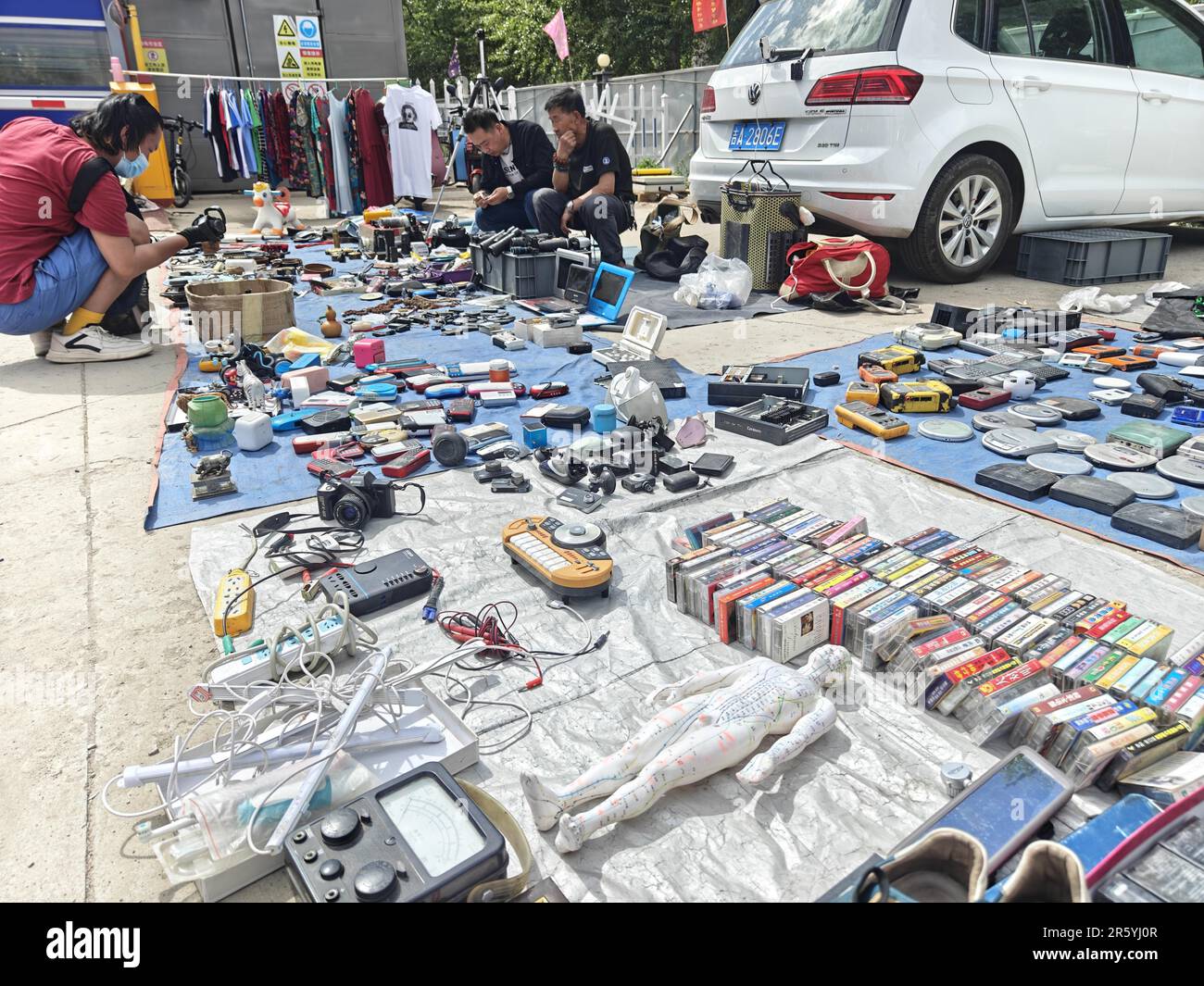 Visit the largest second-hand market in Changchun City, northeast China ...