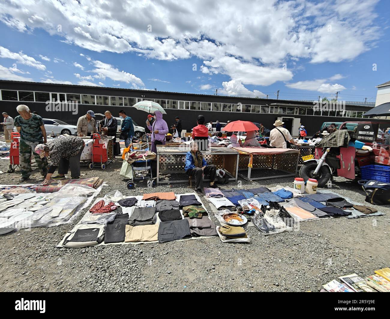 Visit the largest second-hand market in Changchun City, northeast China ...