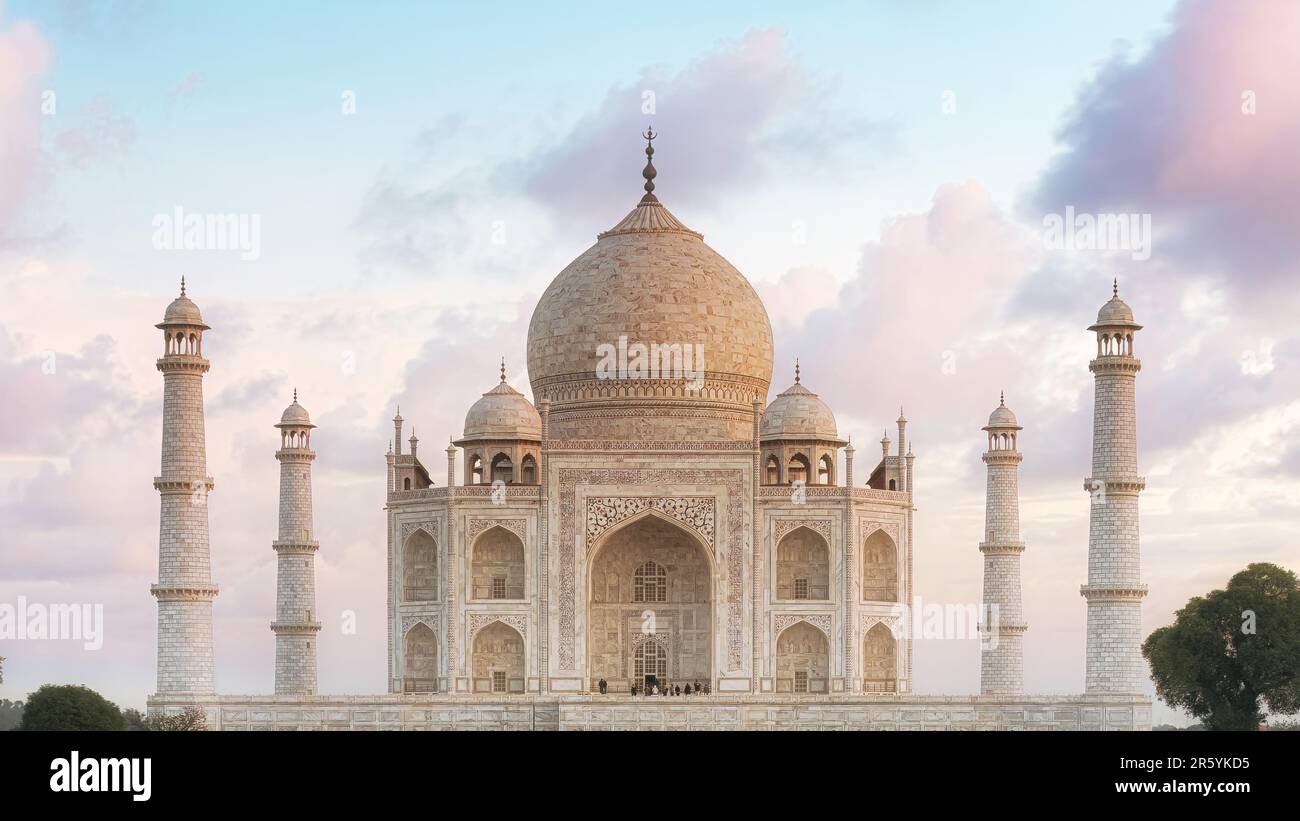 Taj Mahal at sunrise in Agra, India Stock Photo - Alamy