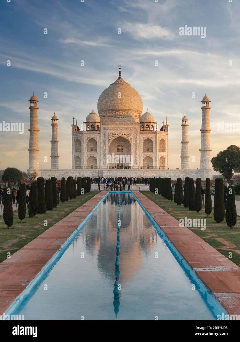Taj mahal india mausoleum building hi-res stock photography and images ...