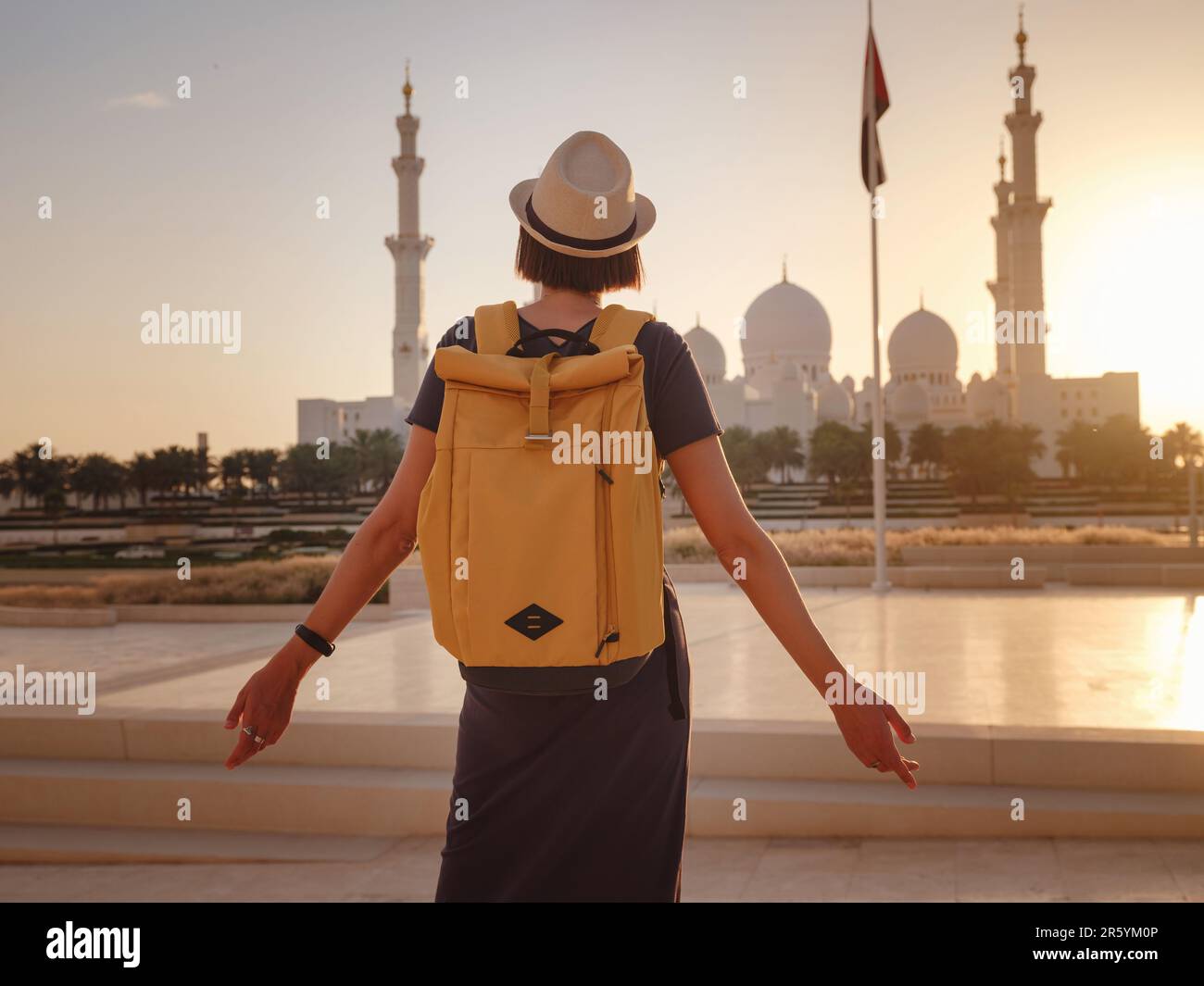 travel to the United Arab Emirates, Happy young asian female traveler ...