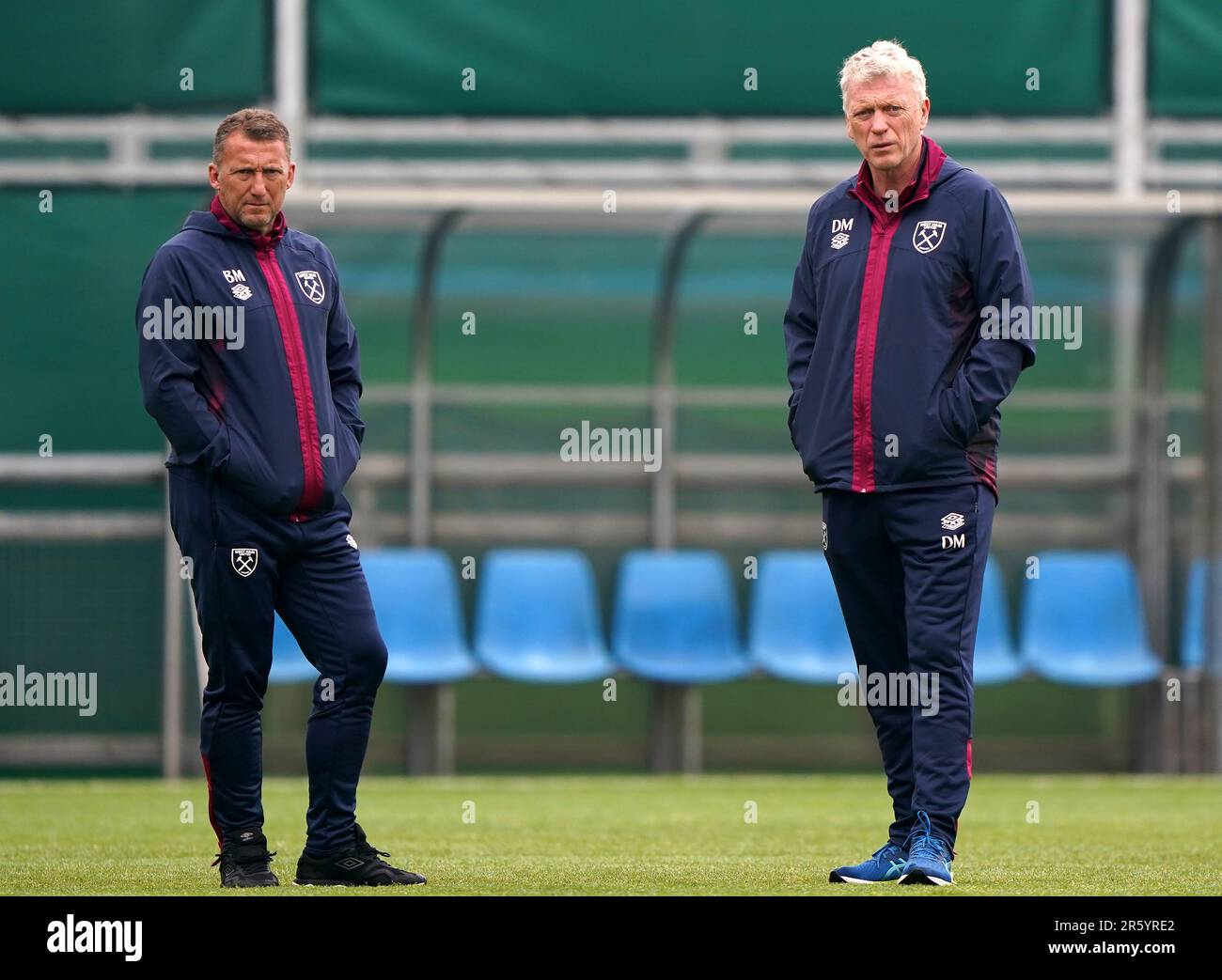 West Ham United first team coach Billy McKinlay (left) and manager ...