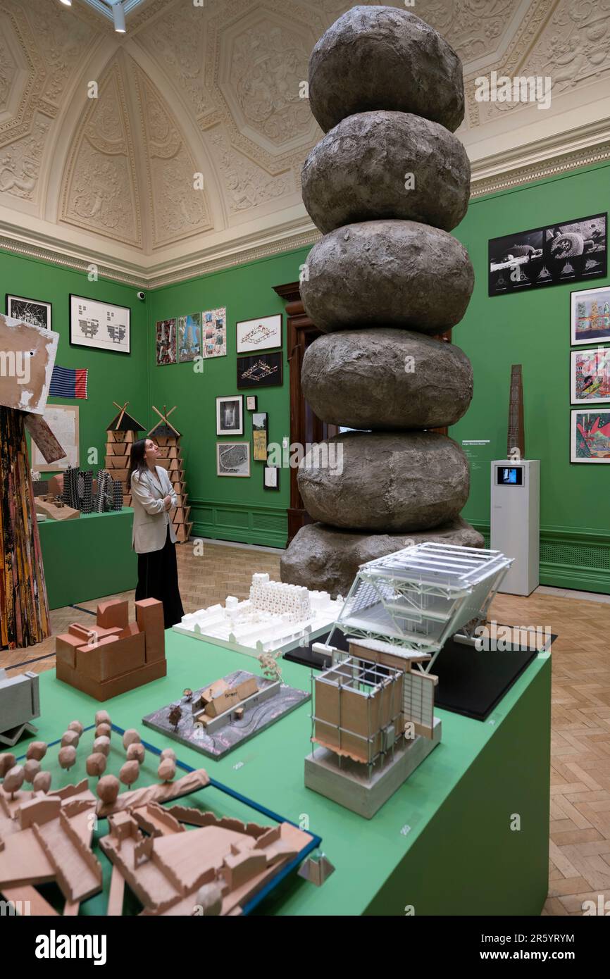 The late dame phyllida barlow ra hi-res stock photography and images ...