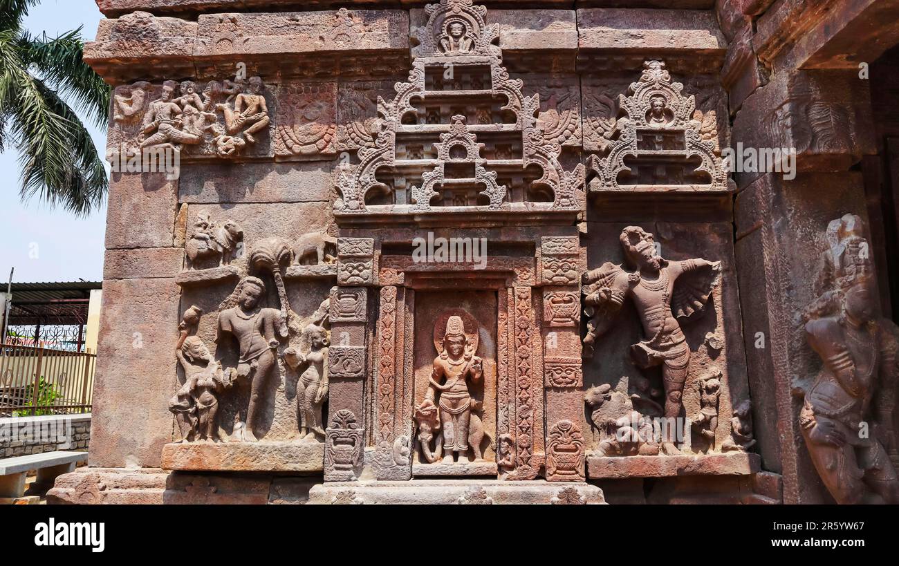 Sculpture of Hindu God and Goddess on the on the Bala Brahmeswara Swamy ...