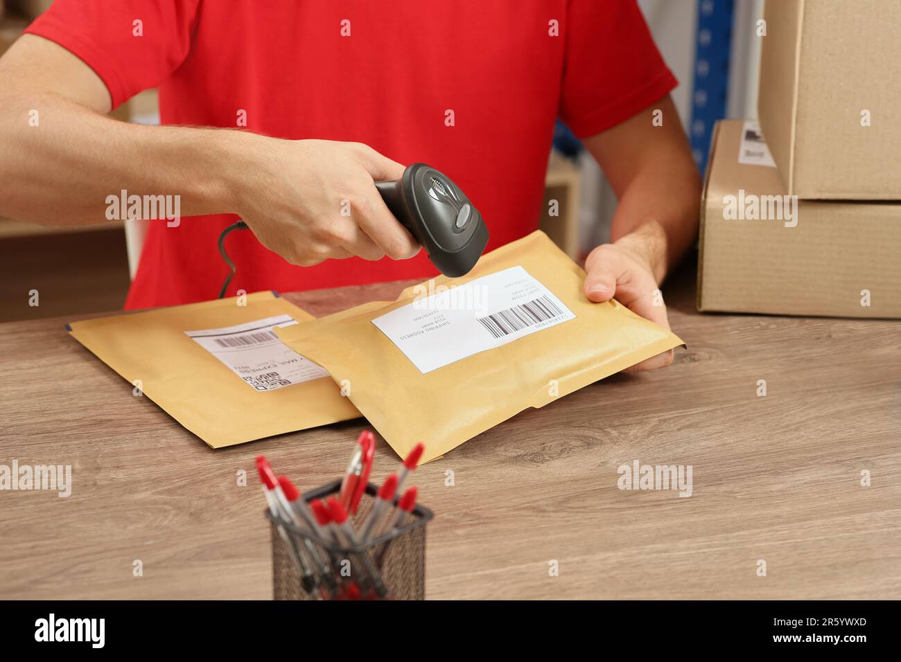 Hands post office counter hi-res stock photography and images - Alamy