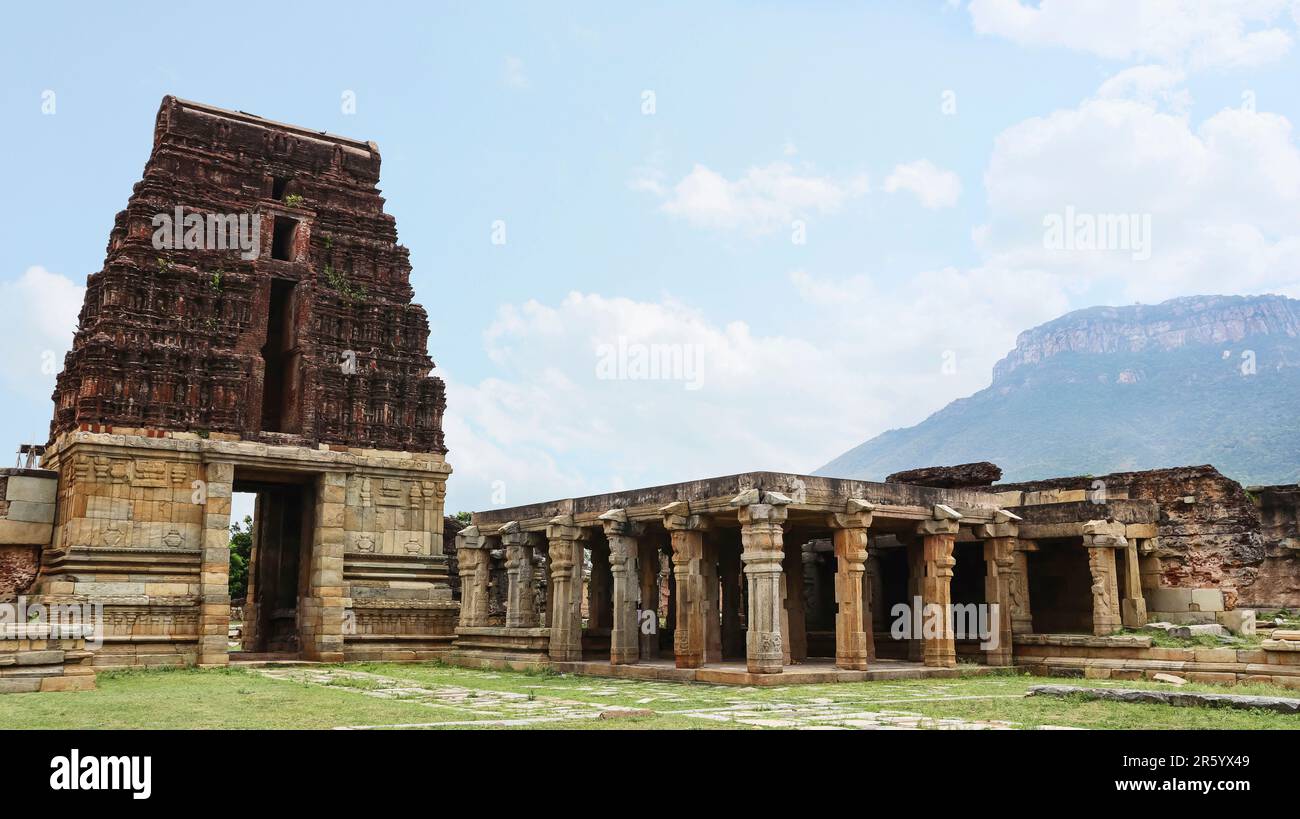 Main Gopuram and Mandapa at Ranganayakula Temple, Udayagiri, Nellore ...