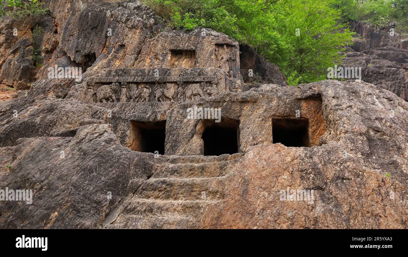 Cavehistoric hi-res stock photography and images - Alamy