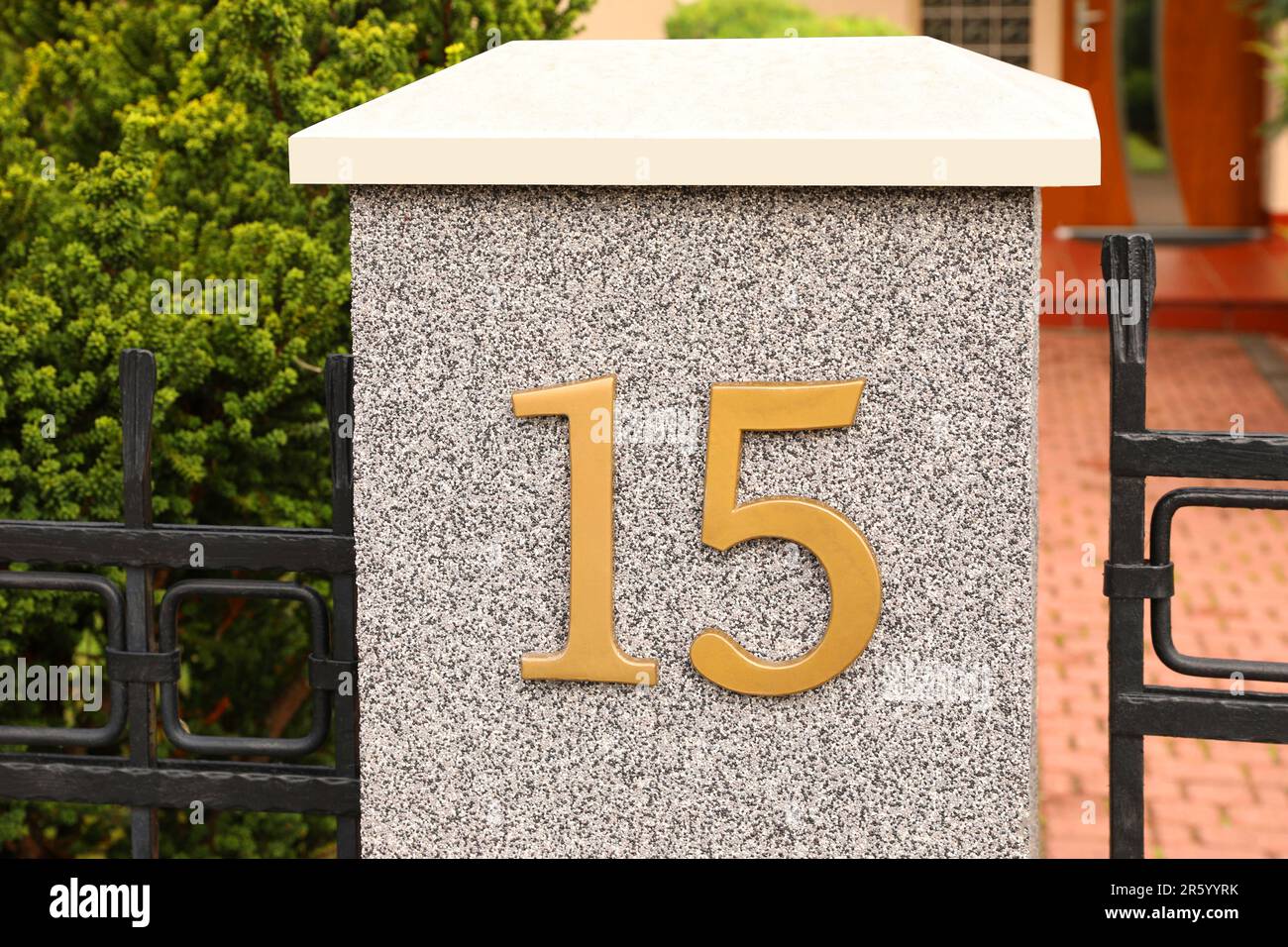 House number 15 sign hi-res stock photography and images - Alamy