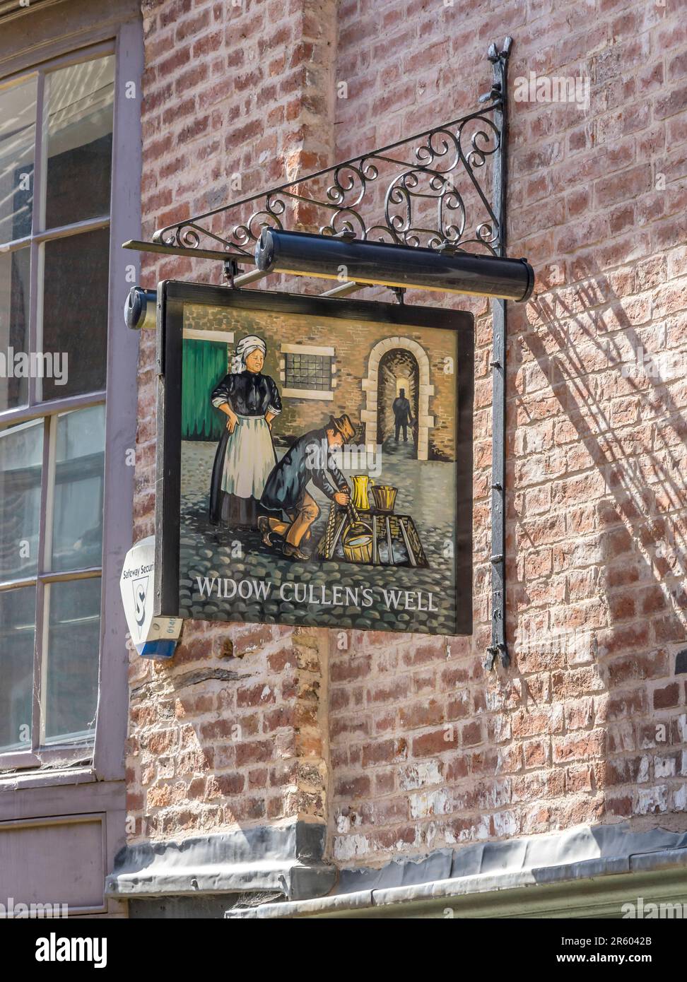 Widow Cullen's Well pub sign Steep Hill Lincoln City, Lincolnshire ...