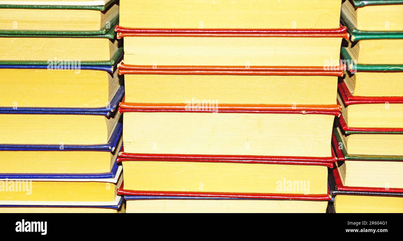 Pile of books hi-res stock photography and images - Alamy