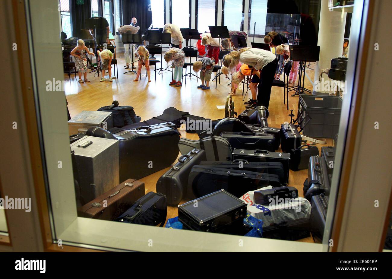 School music room instruments hi-res stock photography and images - Alamy