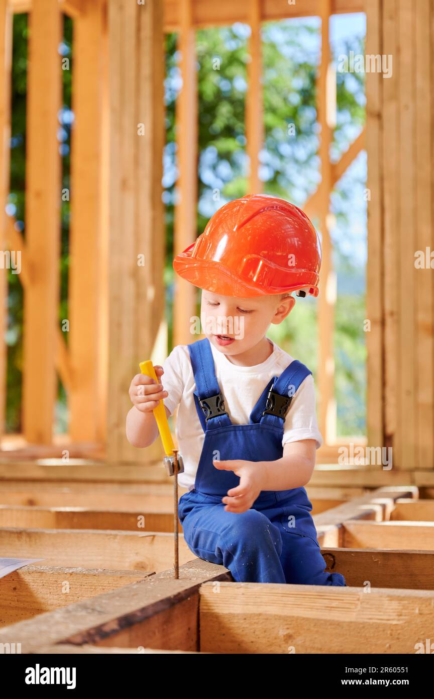 Hammer driven hi-res stock photography and images - Alamy