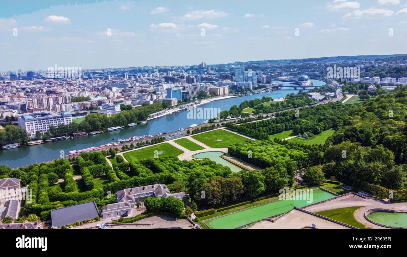 Aerial View on Paris and Seine river from Boulogne-Billancourt (Saint ...