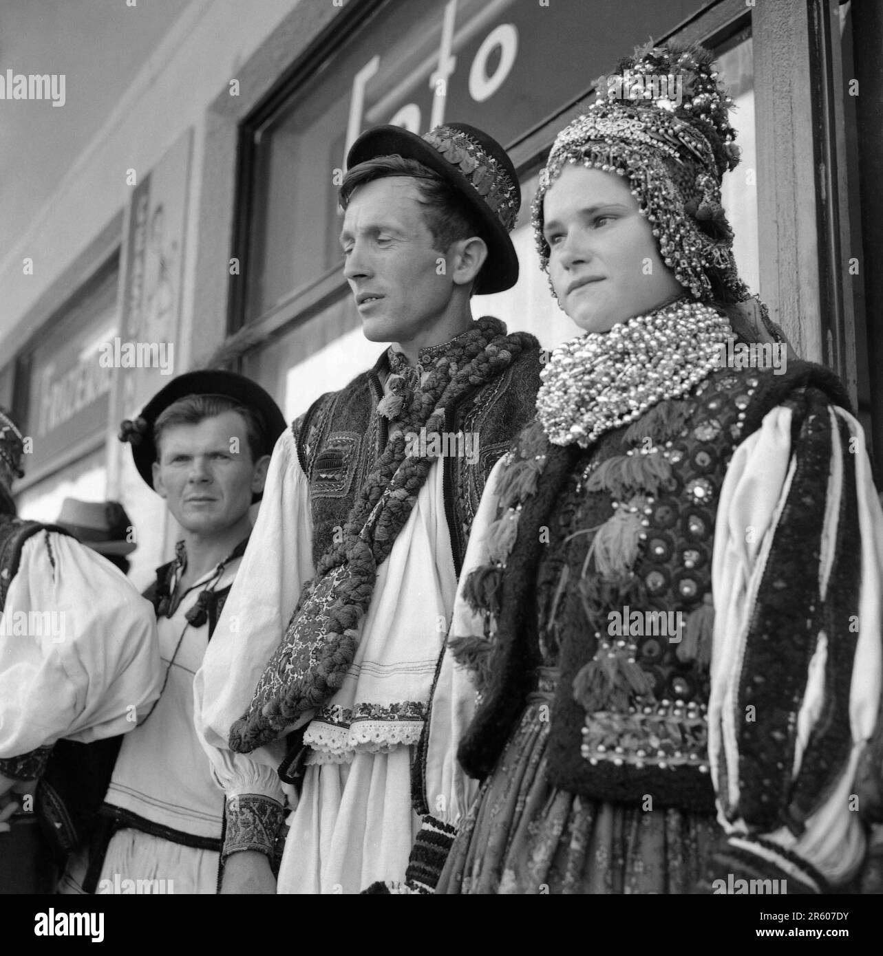 Beautiful bride in country Black and White Stock Photos & Images - Alamy
