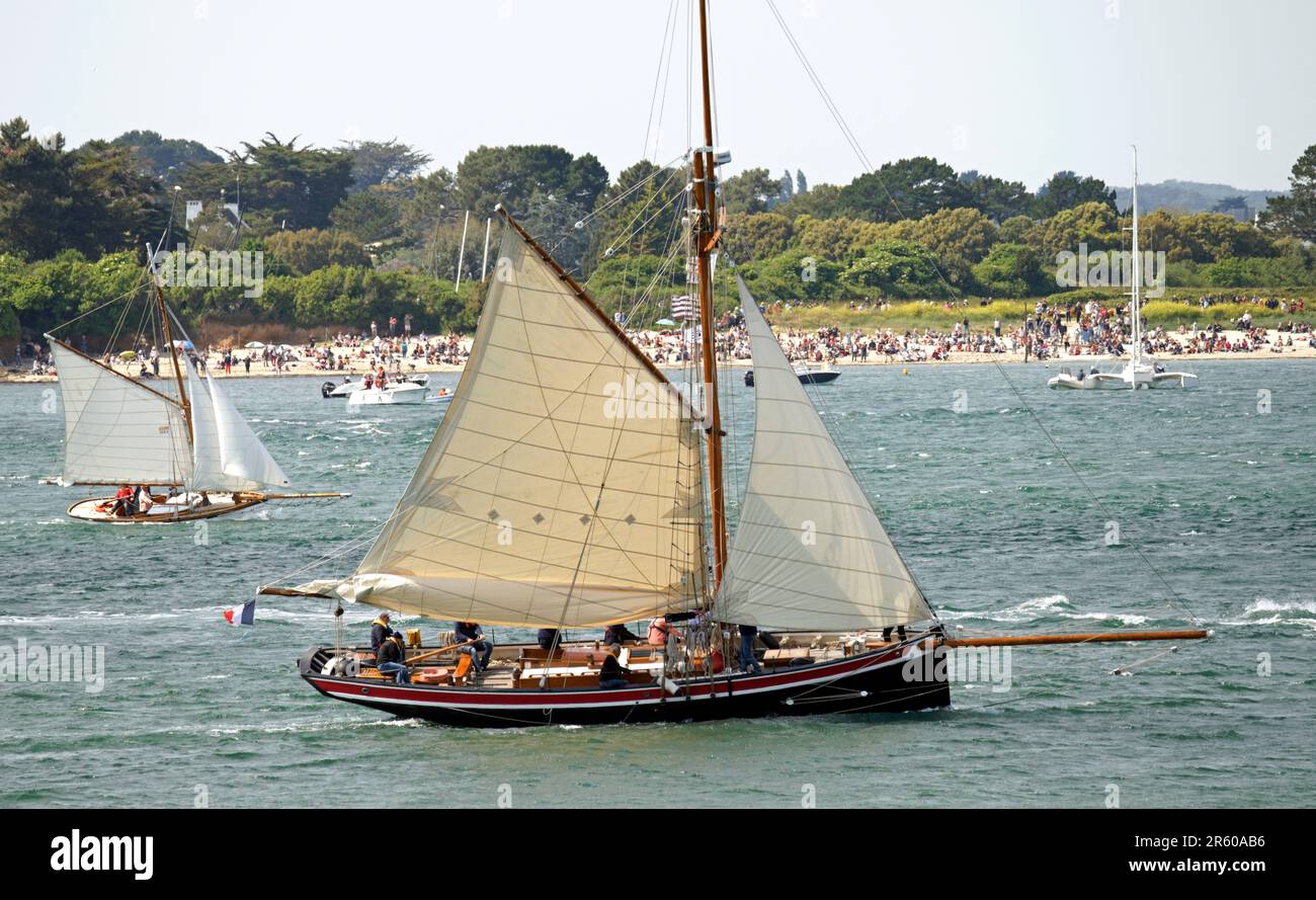 Saint Michel 2 : Auric cutter, copy of Jules Verne’s second boat, built ...