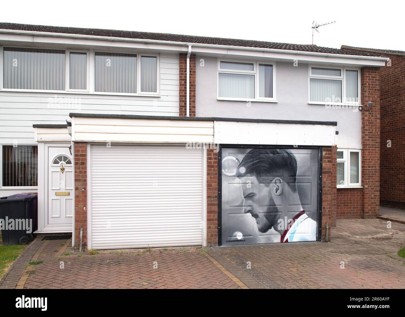 Royston, Hertfordshire, 6th June 2023. West Ham fan and artist Dave ...