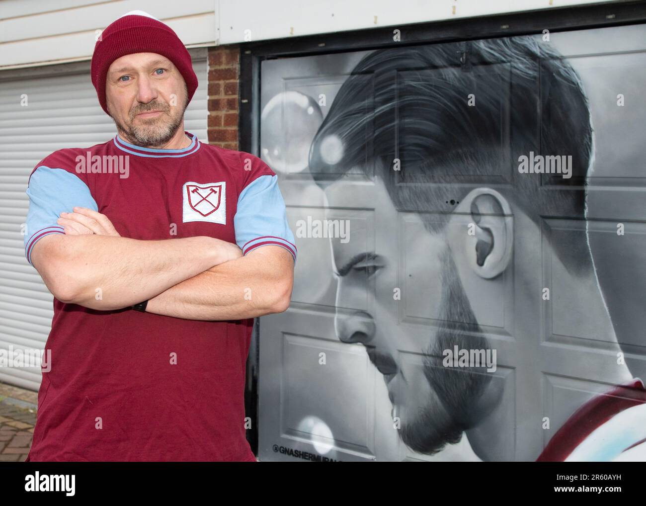 Royston, Hertfordshire, 6th June 2023. West Ham fan and artist Dave ...