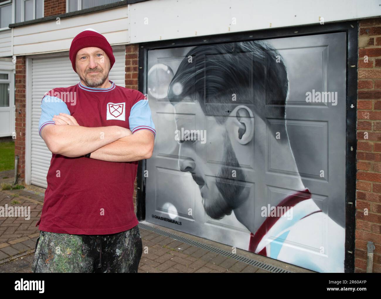 Royston, Hertfordshire, 6th June 2023. West Ham fan and artist Dave ...