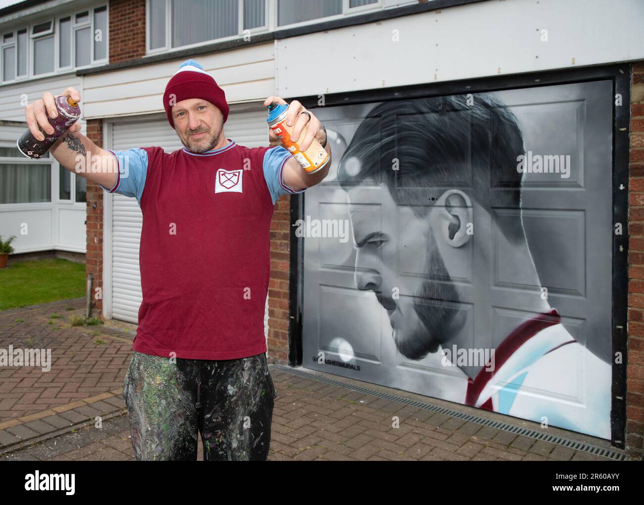 Royston, Hertfordshire, 6th June 2023. West Ham fan and artist Dave ...
