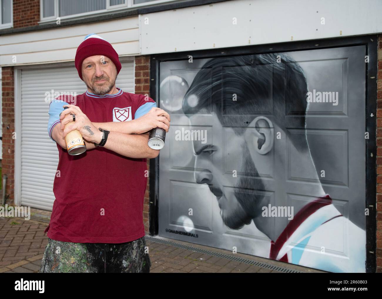 Royston, Hertfordshire, 6th June 2023. West Ham fan and artist Dave ...