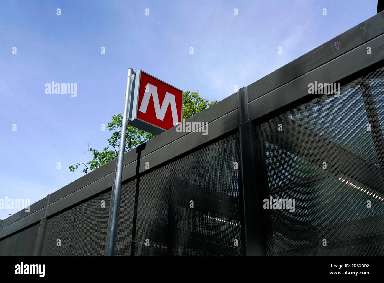 Milan station sign hi-res stock photography and images - Alamy