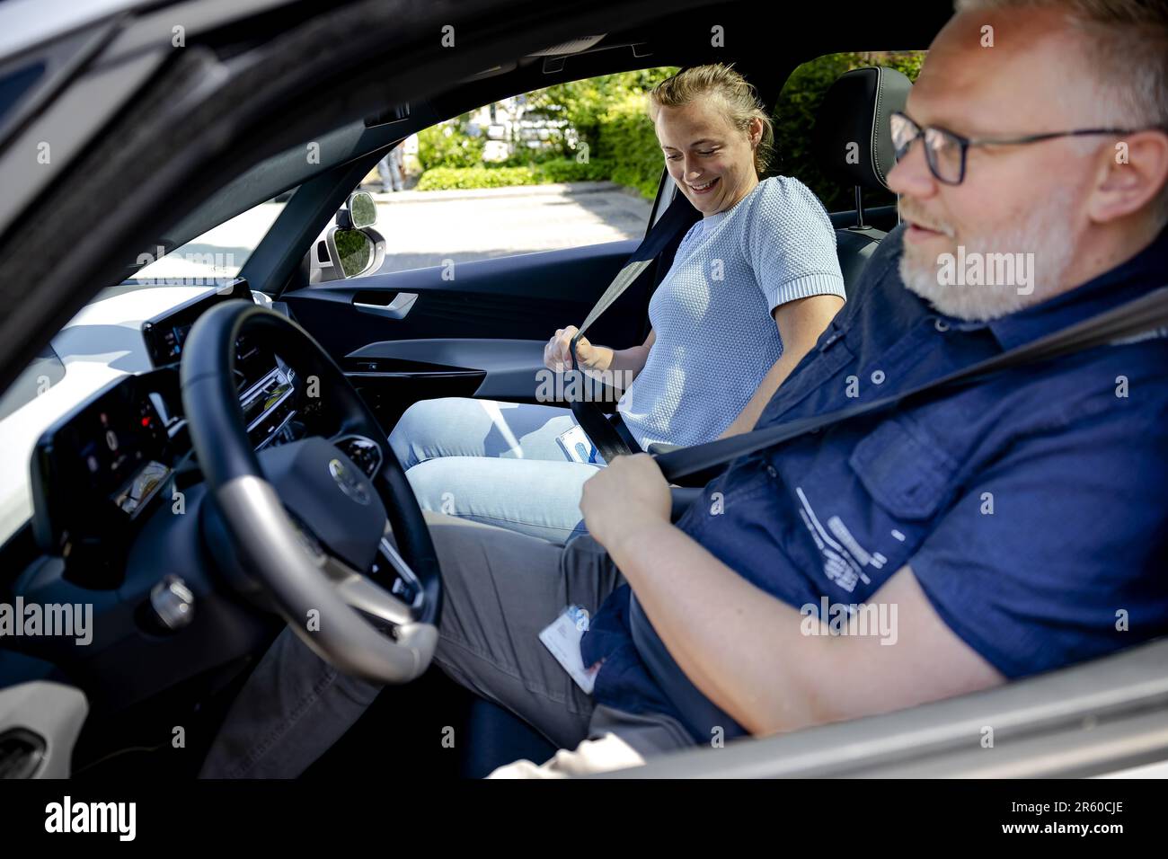 LEUSDEN - An examiner in training at the exam center of the CBR. ANP ...