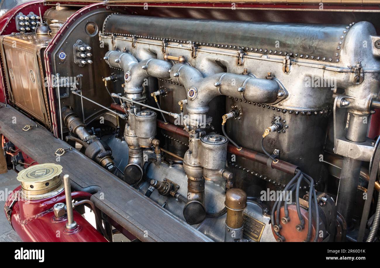 Isotta Fraschini aero engine in vintage car Stock Photo - Alamy