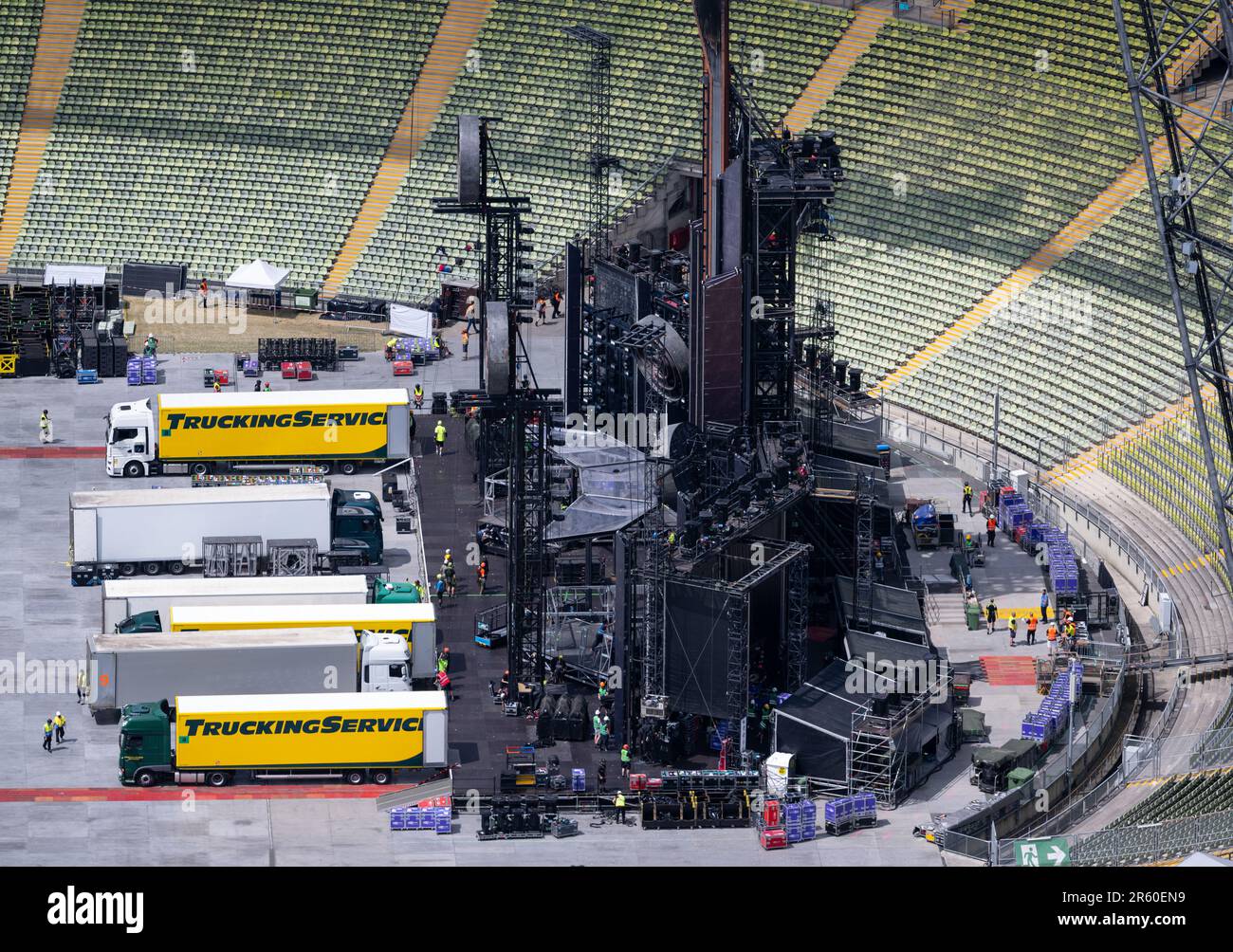 Munich, Germany. 06th June, 2023. Stage technicians build the stage for ...