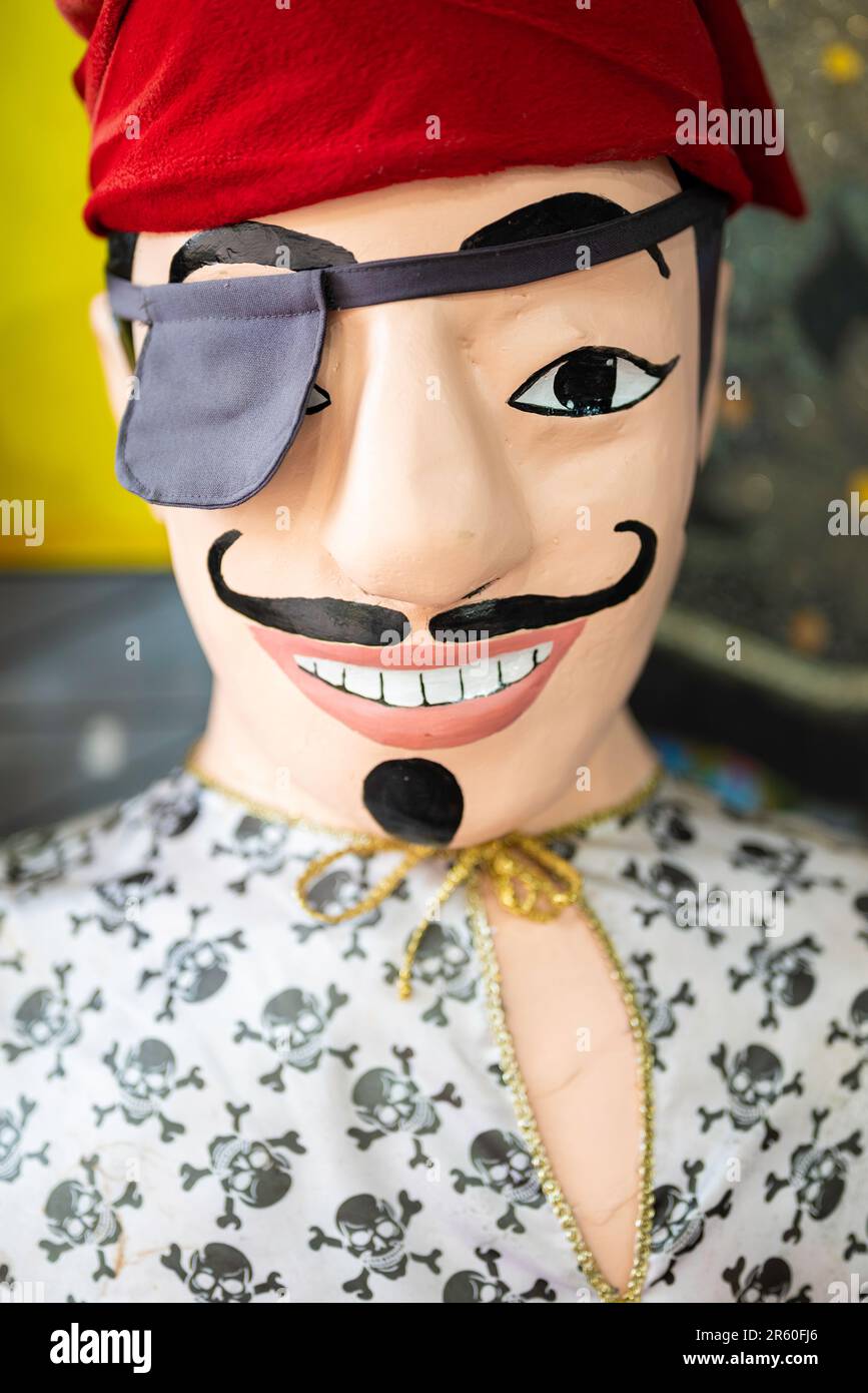 Bonecos Gigantes de Olinda are Carnival Festival Decoration used to ...