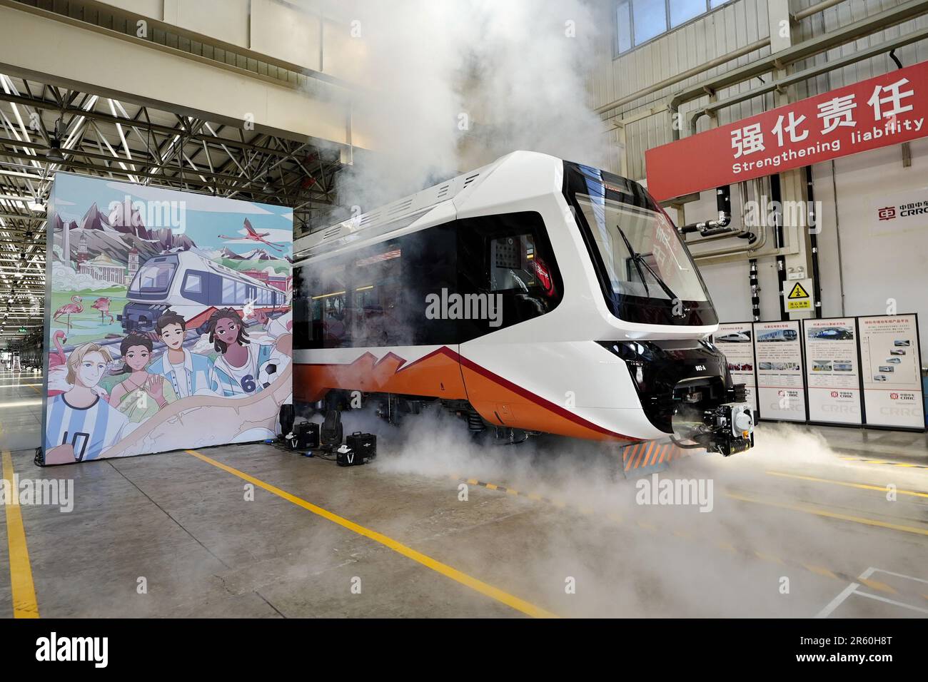 (230606) -- TANGSHAN, June 6, 2023 (Xinhua) -- The first new-energy ...
