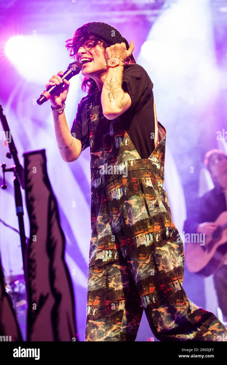 Badroom pop hi-res stock photography and images - Alamy