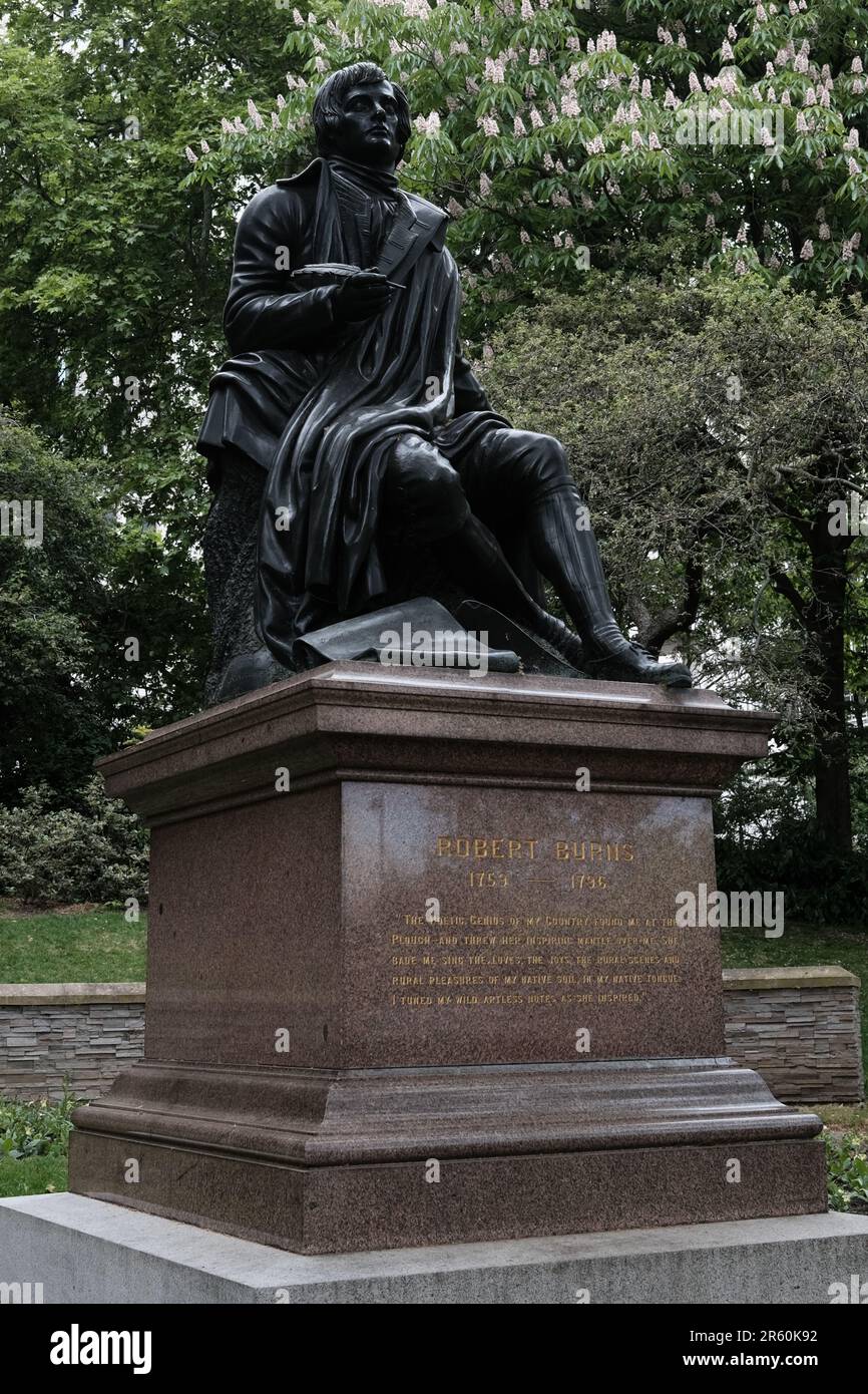 Robert Burns Statue Stock Photo - Alamy