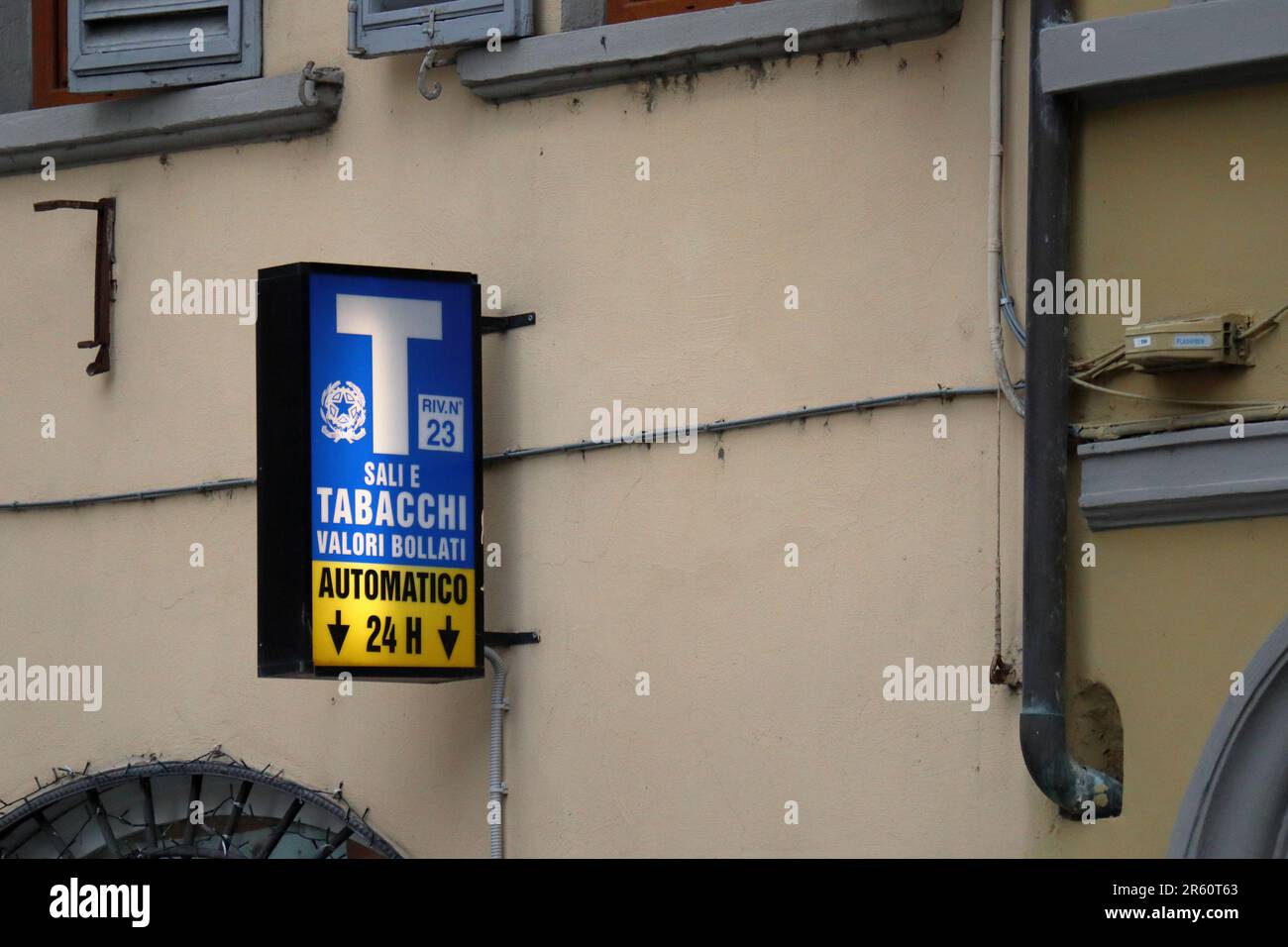 Means tobacco hi-res stock photography and images - Alamy