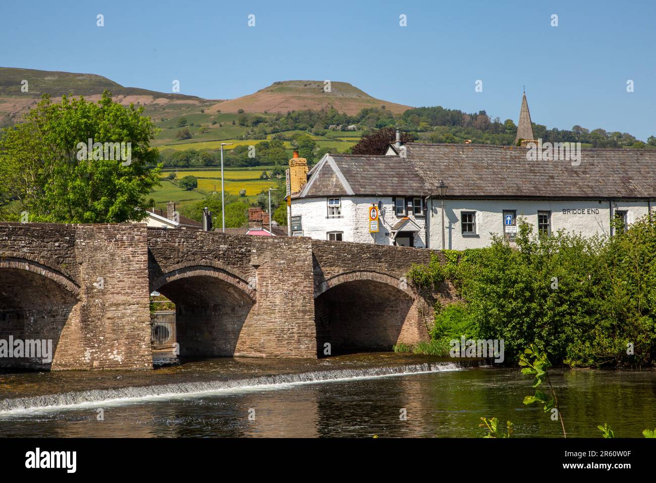 The river Usk flowing under the ancient Crickhowell Bridge in the South ...
