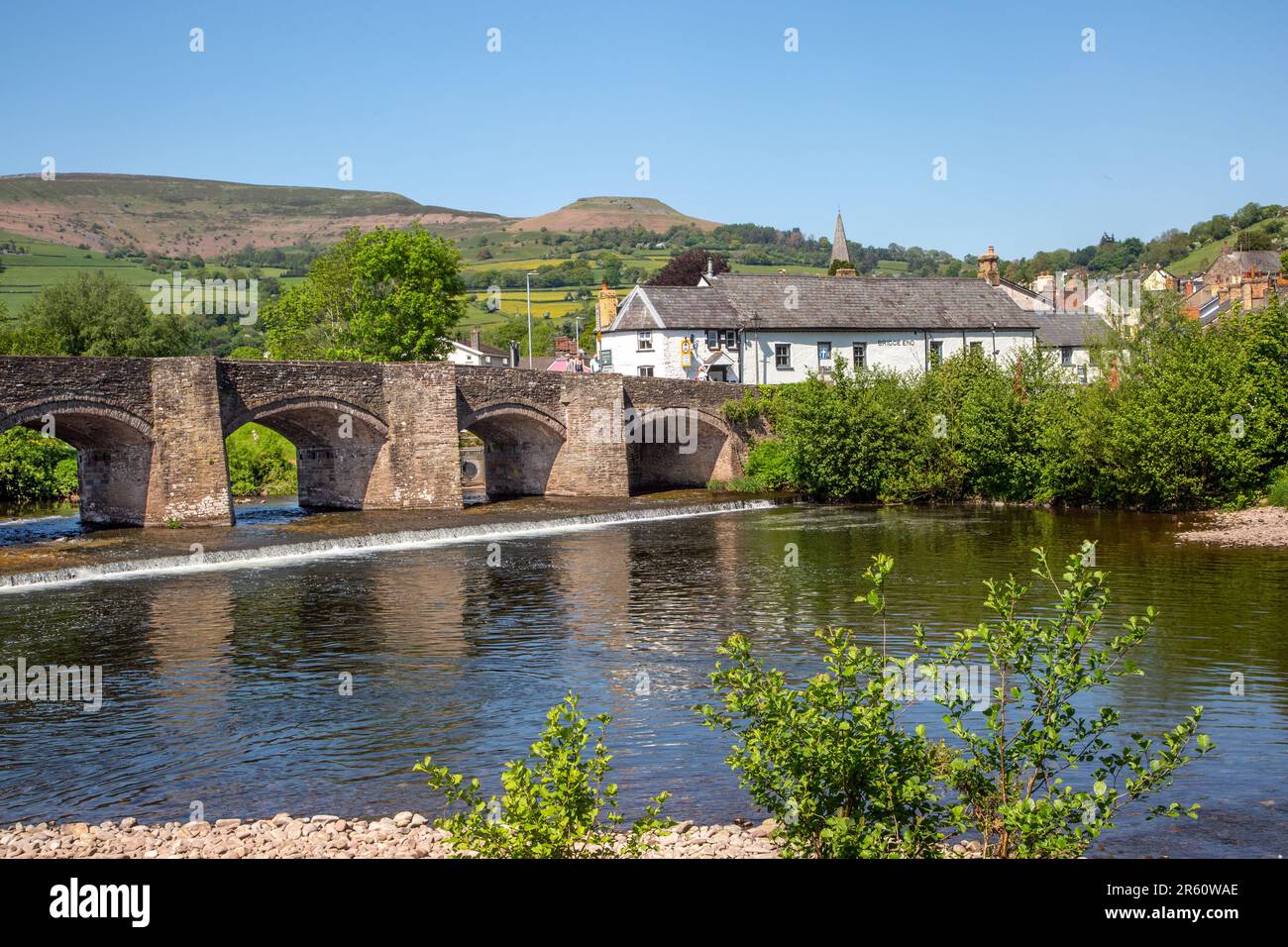 The river Usk flowing under the ancient Crickhowell Bridge in the South ...