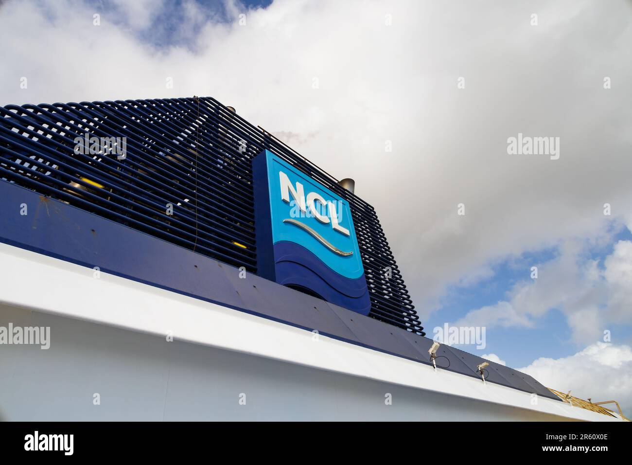 Norwegian Cruise Line, NCL, logo on ships funnel, Norwegian Sun Stock ...