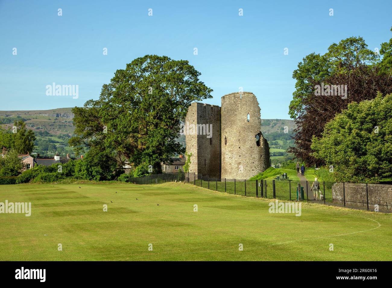 Crickhowell Castle (Welsh: Castell Crucywel) is a Grade I listed ...