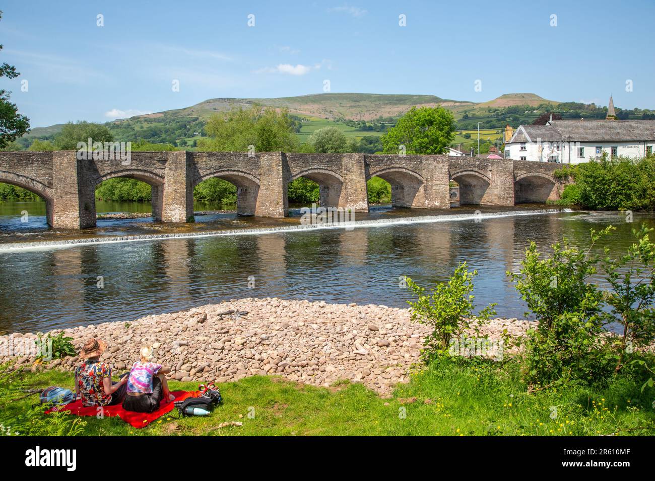The river Usk flowing under the ancient Crickhowell Bridge in the South ...