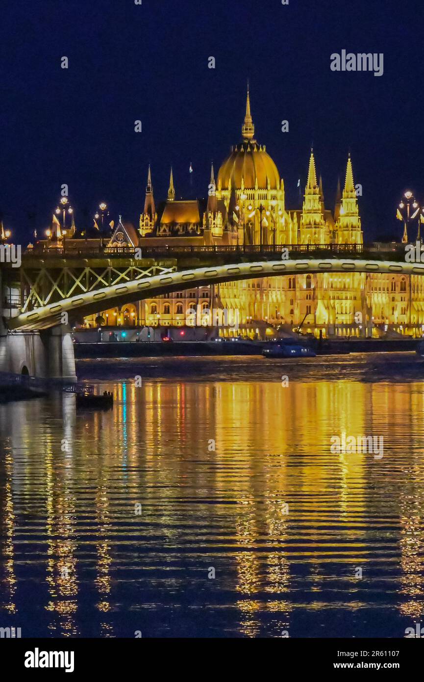 Danube and petofi bridge hi-res stock photography and images - Alamy