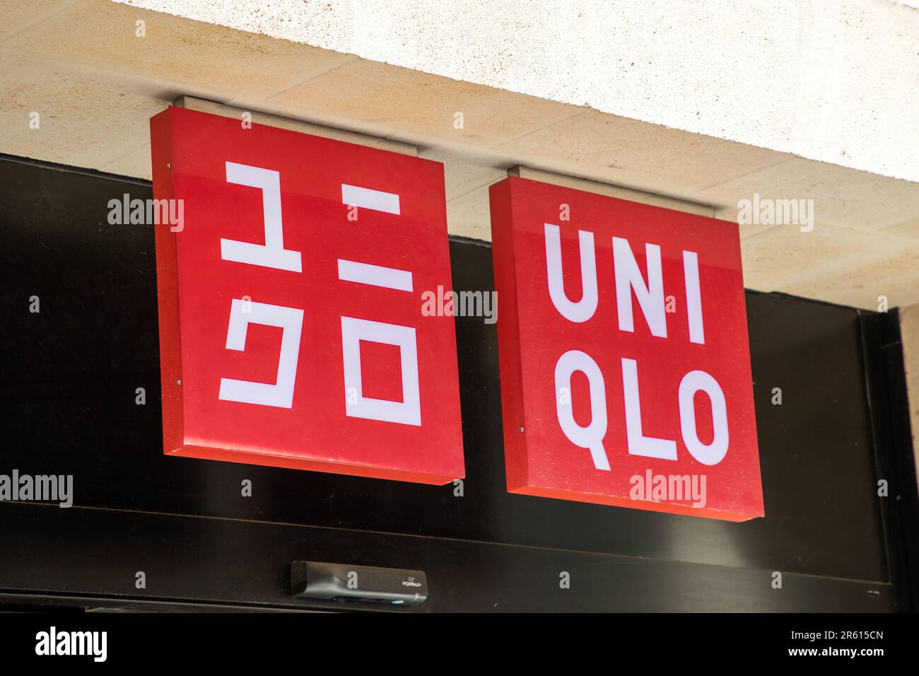 Bordeaux , Aquitaine France - 06 06 2023 : Uniqlo logo sign and brand ...