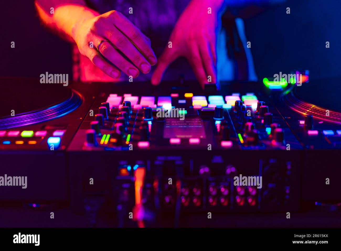 Sound booth concert hi-res stock photography and images - Alamy