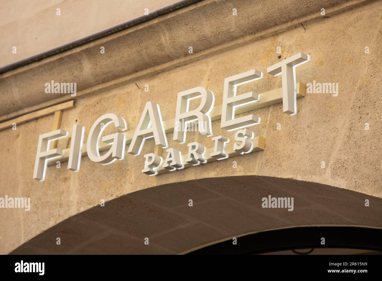 Figaret paris hi-res stock photography and images - Alamy