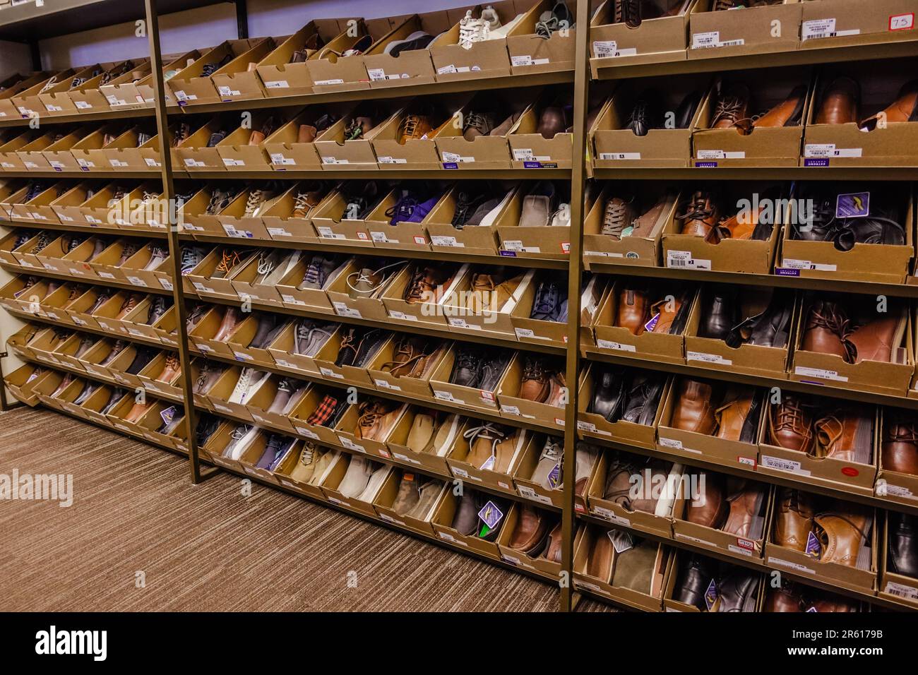 Shoe store interior hi-res stock photography and images - Alamy