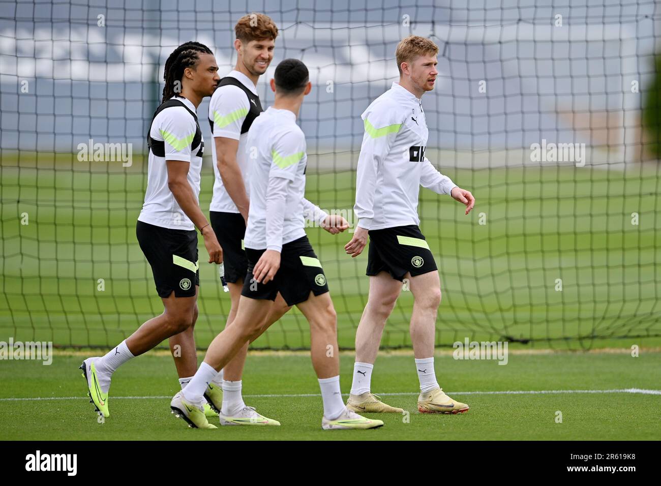 Football academy training hi-res stock photography and images - Alamy