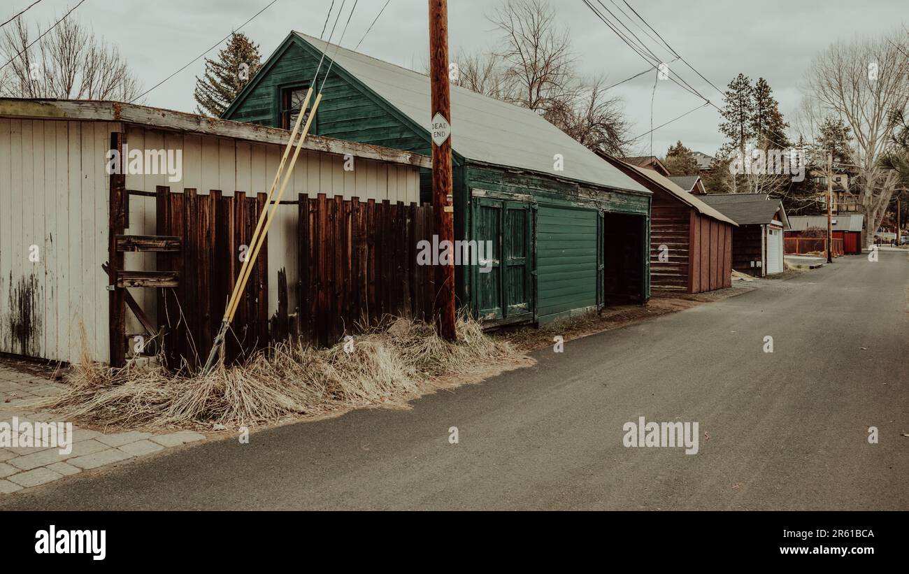 Building at the roadside hi-res stock photography and images - Alamy
