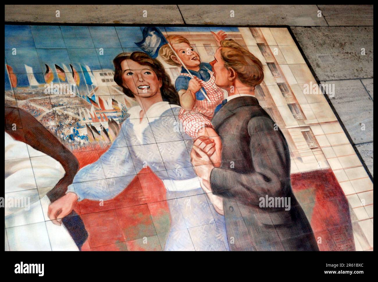 Communist mural hi-res stock photography and images - Alamy