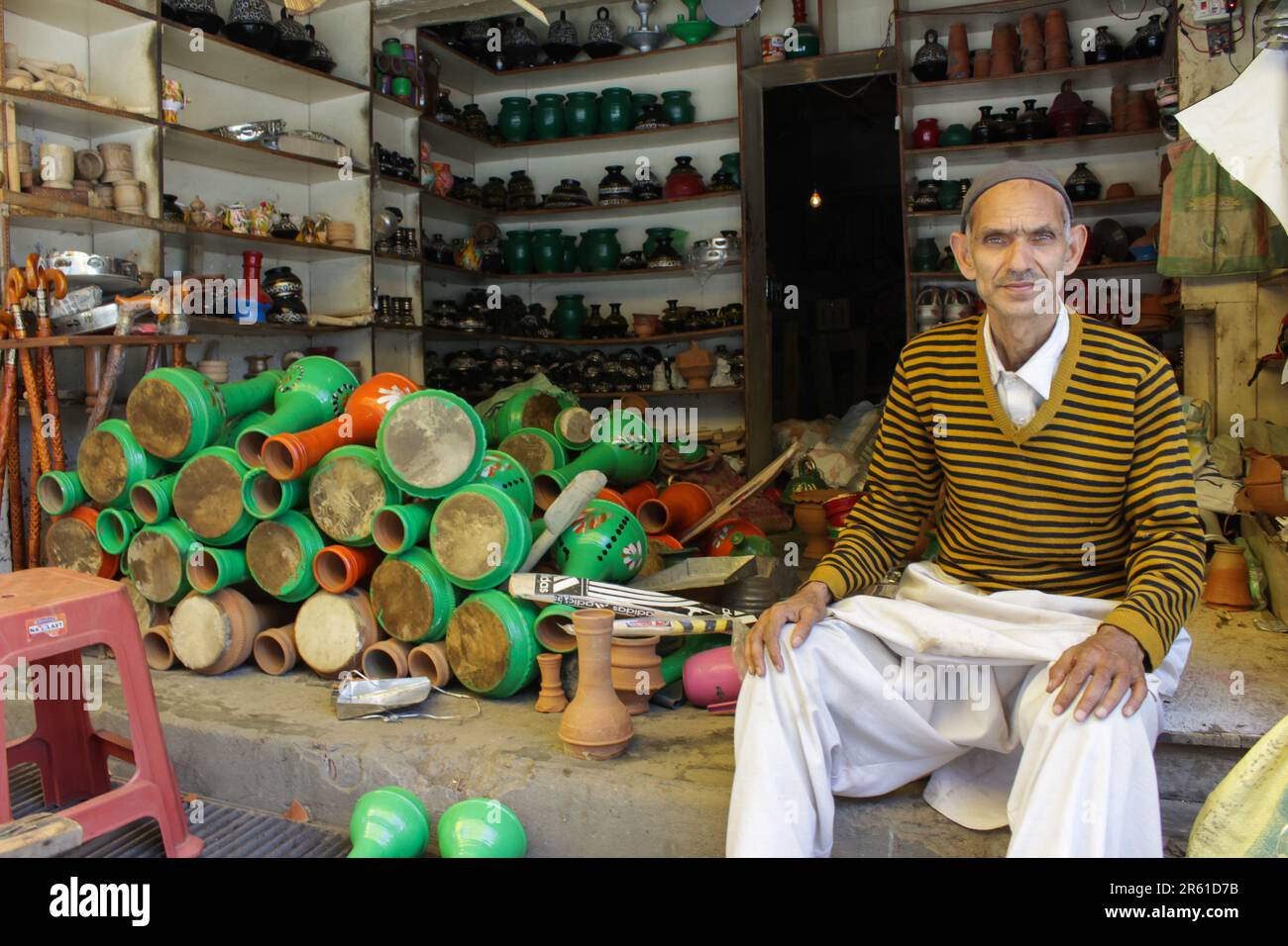 June 6, 2023, Srinagar, Jammu and Kashmir, India: A Kashmiri potter ...