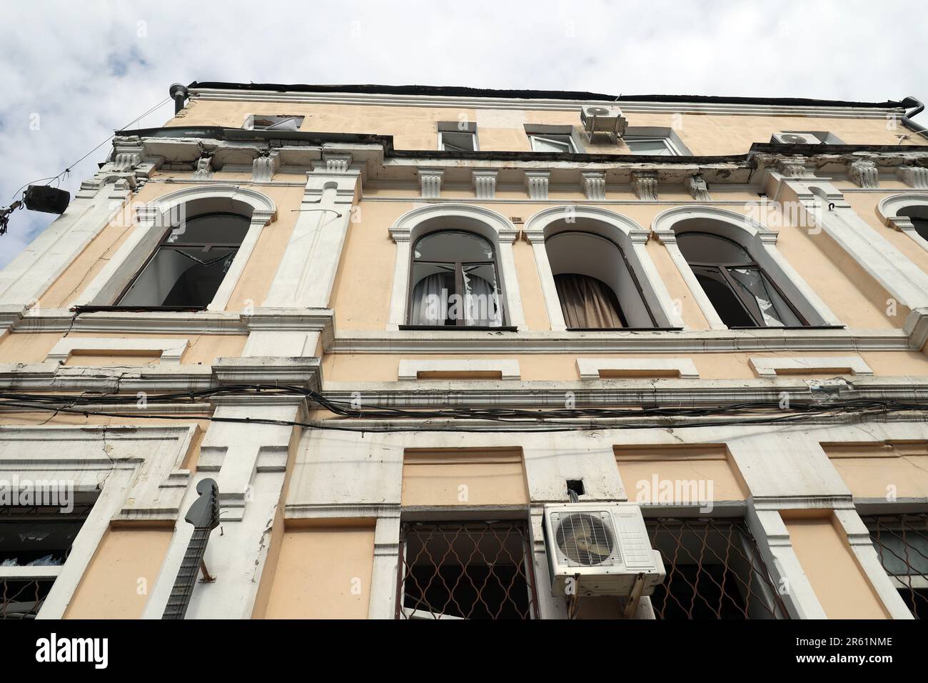 Non Exclusive: KHARKIV, UKRAINE - JUNE 6, 2023 - Smashed windows are ...