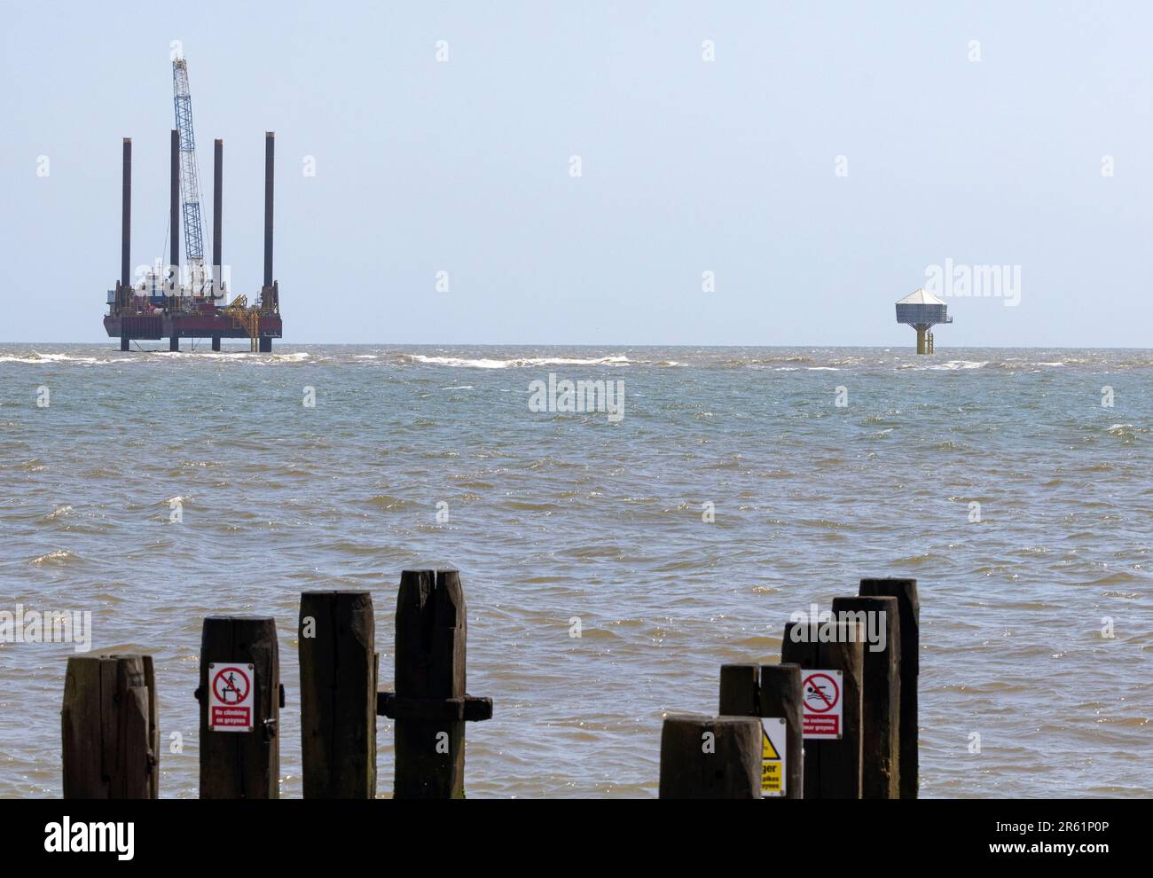 Kittiwake rig hi-res stock photography and images - Alamy